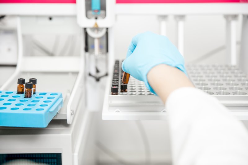 Dogajanje za vrati Laboratorija za vede o okolju in življenju • UNG
